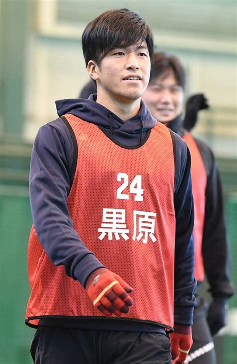 写真：広島ドラ1・黒原拓未「いよいよ始まったなという気持ち」 新人合同自主トレがスタート 東スポweb