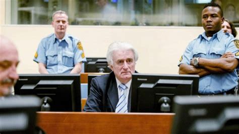 Carniceiro dos Bálcãs Quem é Karadzic condenado por genocídio na