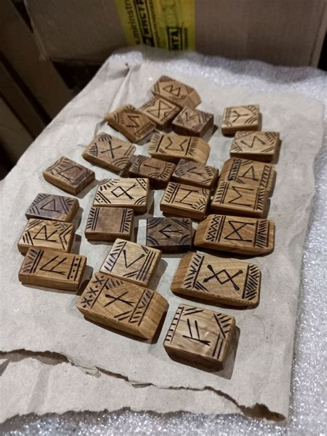 Руни є в наявності за 890 грн Шафа Руны