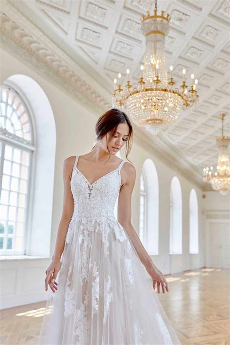 Brautmode Enzoani Etoile Brautkleid Bardot Anna Moda