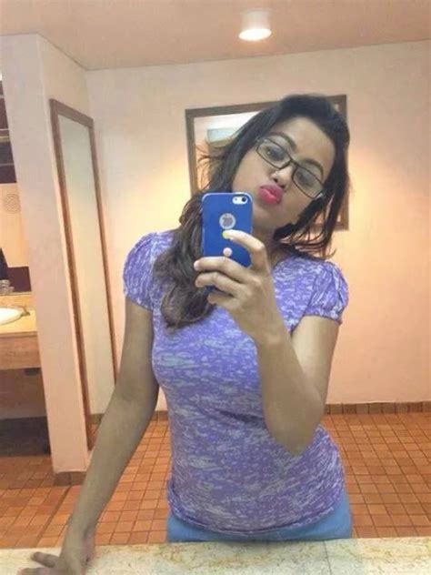 Desi Indian Girlfriend In Cute Loving Pics