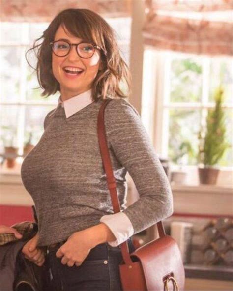 Milana Vayntrub Rcelebhub
