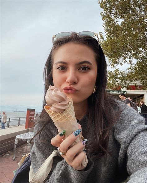 Pin Oleh Ma Di Quick Saves Estetika Biru Muda Wajah Gadis Estetika Biru