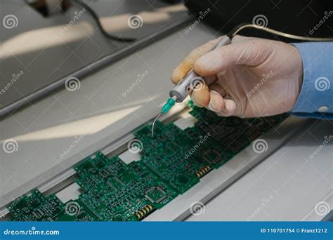 De Assemblage Van Computereenheden Technologisch Proces Stock Foto