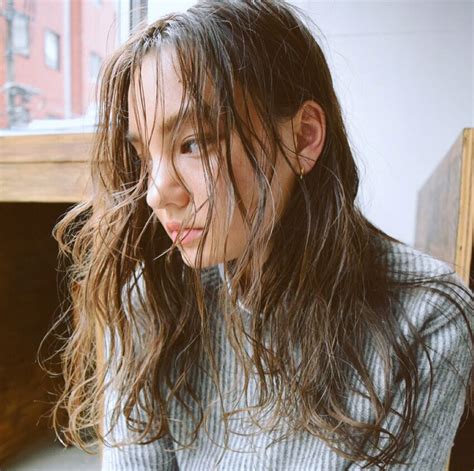 小顔効果も！伸ばしかけミディアムはデジタルパーマで楽チンに【hair】