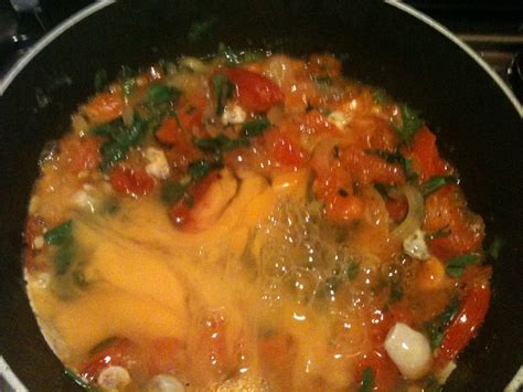 Nice Twist Ovos Com Tomate