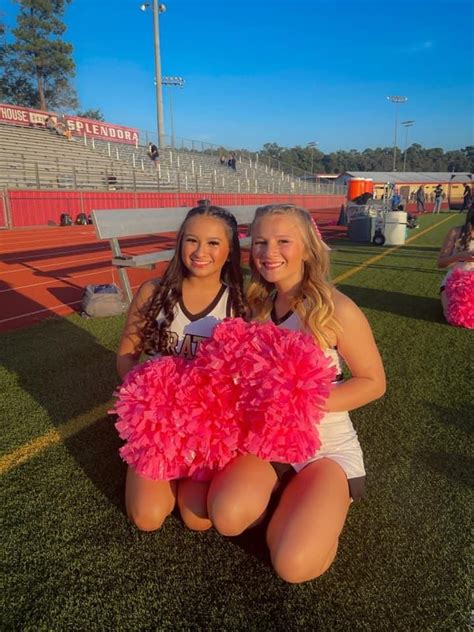 Pin By 𝚖𝚊𝚍𝚍𝚒𝚎 🌊🥬☀️ On Cheer Cheer Poses Cheerleading Picture Poses