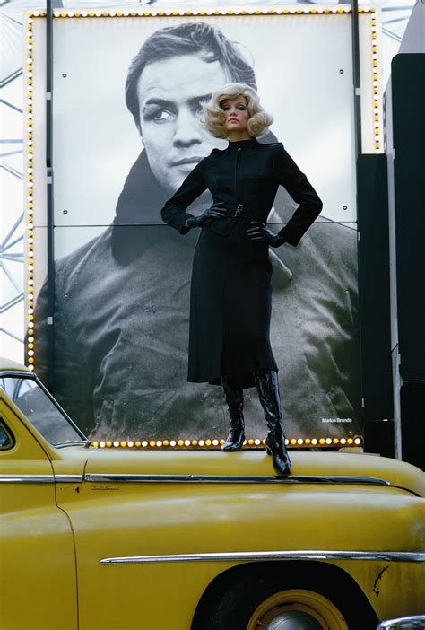 Helmut Newton Legacy In Mostra A Milano Il Potere Del Corpo Femminile Vogue Italia