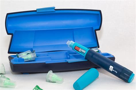 Kotak Injeksi Foto Stok Unduh Gambar Sekarang Somatotropin Alat Suntik Dosis Istock