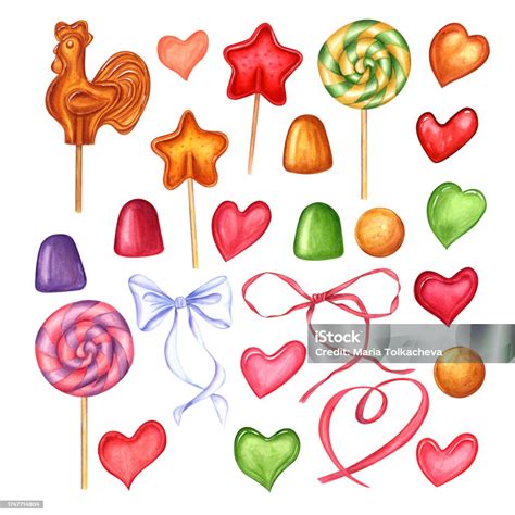 다양한 색상과 모양의 캐러멜 세트입니다 별과 하트 모양의 막대 사탕 막대 사탕 수평아리 젤리 나선형 사탕 장식용 리본 흰색으로