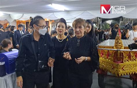 Photo Gallery เก็บร่าง “ชรินทร์ นันทนาคร” ไว้สุสาน “แหวนแหวน” เตรียมทำ