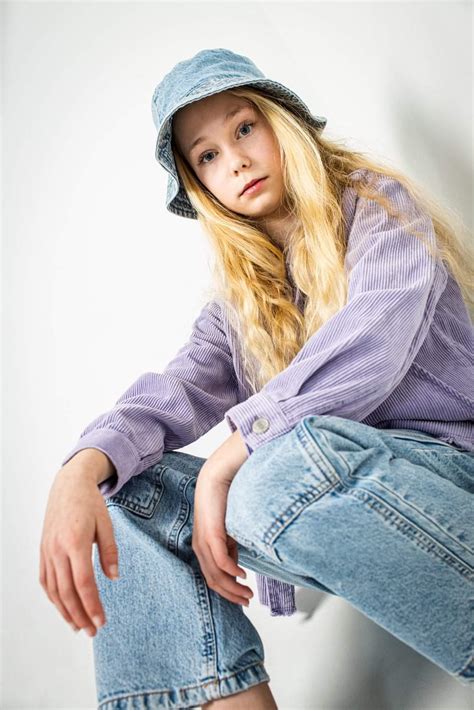 Lynn Janssen Modeling Modes