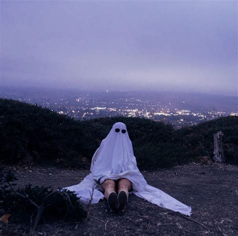 How To Recreate The Tiktok Ghost Photoshoot Trend Travel In Style