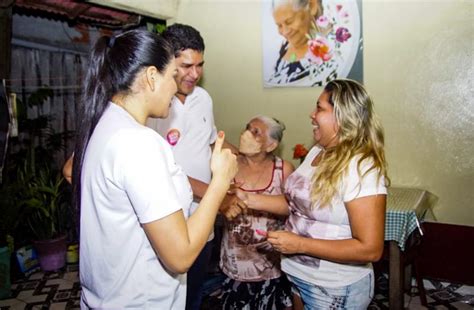 Reporter Parintins De Casa Em Casa Destacando Suas Propostas às