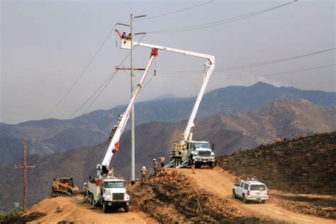 Southern California Edison Sce On Linkedin Sce Crews Work To Restore