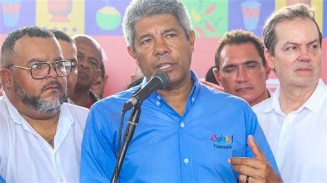 Jerônimo Rodrigues apresenta proposta de reajuste salarial ao