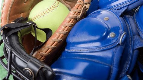 Behind Every Pitch How To Be A Good Catcher In Softball Softball Ace