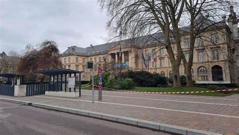 Une troisième alerte à la bombe en trois jours à l hôtel de ville de