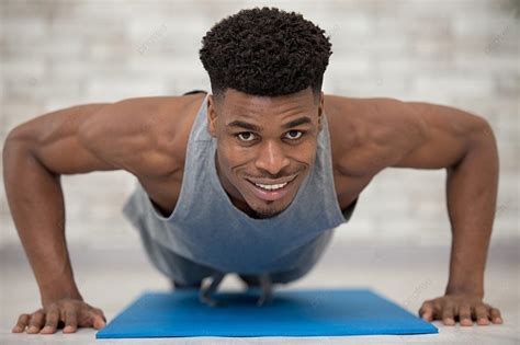 Modelo De Fitness Haciendo Flexiones Vector Fondos E Imagen Para