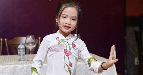 Xót xa tình cảnh bố mẹ ca nương Tú Thanh ở nước ngoài không kịp nhìn