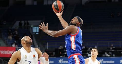 Chris Singleton Regresa Al Anadolu Efes Mate Al Aro