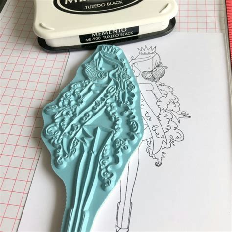 The Paper Cove Curvy Girl Bachelorette Gatefold Easel Card Tutorial