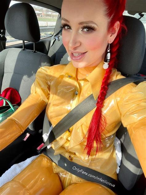 Pin Von CK Auf Latex PVC Rainwear Boots Arbeit Outfit Modestil Frau