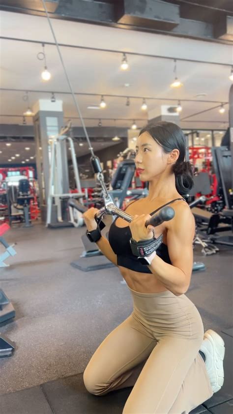 한문희 운동하무니다 모교팅🐶 날씨가 증말 너무너무너무좋다아~~~ 놀러가기딱좋지만 난중에놀쟈😆 여름준비 잇팅쉐이크and오늘더애플