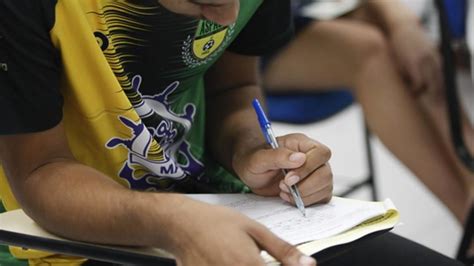 Enem Renda Familiar Acesso A Bolsas E Nível De Educação Das Mães