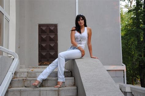 Знакомство рядом без регистрации с телефонами и фотографии с женщинами за 50 москва