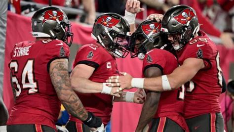 Baker Mayfield Leads Bucs To NFC Wild Card Rout Of Eagles