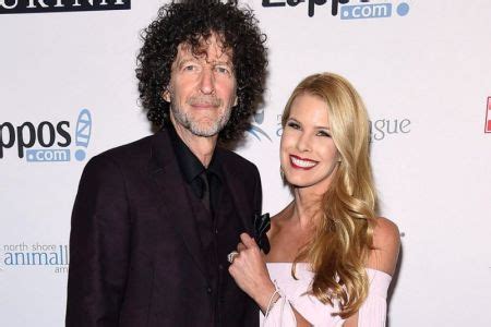Flirting With Disaster Actress Beth Ostrosky Stern Howard Stern S Married Life Step Mother