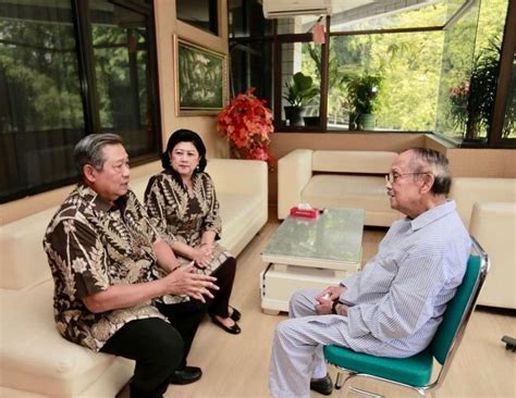 7 Potret Kemesraan Sby Dan Ani Yudhoyono Selama 43 Tahun Menikah