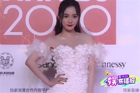众女星亮相时尚活动 杨幂唐嫣娜扎露香肩林允秀美背凤凰网视频凤凰网