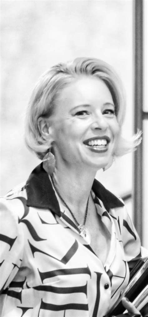 Urška Klakočar Zupančič Nasmeh Ni Nič Posebnega Pa Vendar Naredi