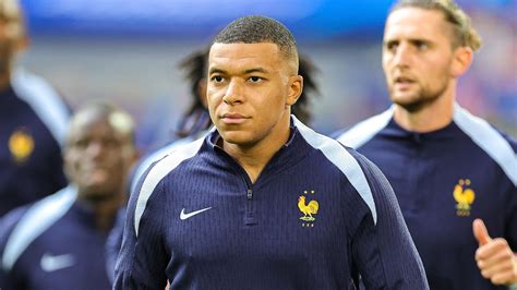 Kylian Mbappé Lavoue à Lâge De 25 Ans Les Filles Ce Nest Pas Ma