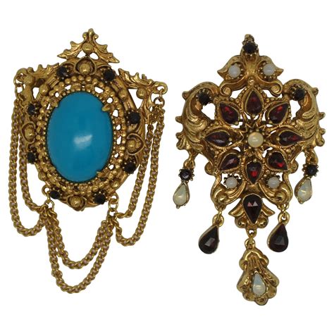 Miriam Haskell Vintage Gold Toned Brooch With Rhinestones For Sale At