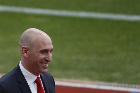 FIFA suspende durante tres años a Luis Rubiales Portal Medios Públicos