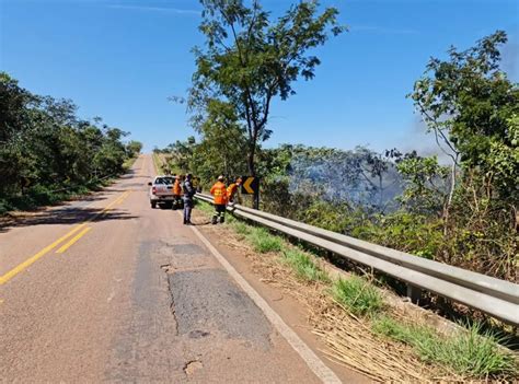 Carro Cai Em Ribanceira E Quatro Pessoas Ficam Feridas Em MT Mato