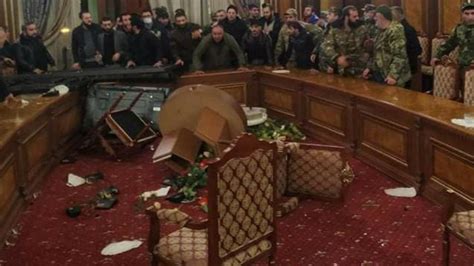 بالفيديو اقتحام مقر إقامة رئيس الوزراء الأرميني الوكالة