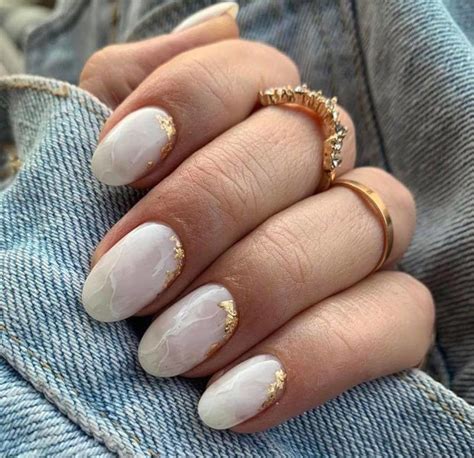 Recreate These Gorgeous Minimalist Nail Designs For Fall Fashionisers