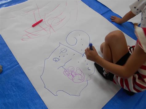 大きな紙に絵を描こう！ こどもサークル石岡キッズ
