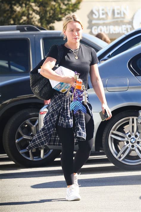 Index Of Wp Content Uploads Photos Hilary Duff Seen At Her Local Cvs