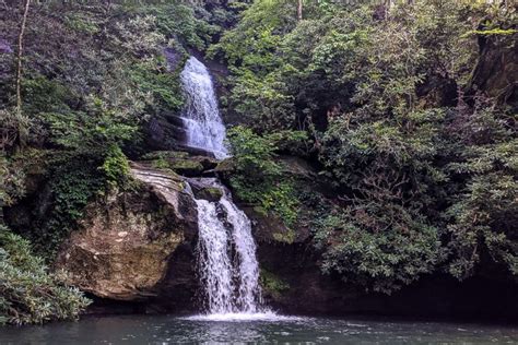 Discover The Lake Jocassee Waterfalls Map Included