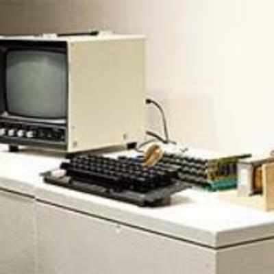 First Byte 1976 Apple PC To Sell For 180 000