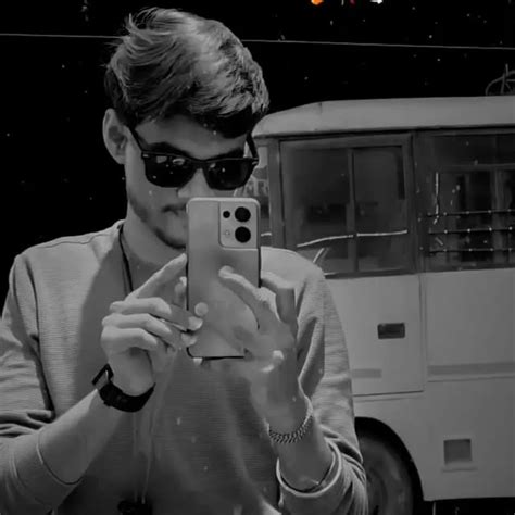 𝒴𝒶𝓈𝒽 𝓅𝒶𝓉𝒾𝓁 ️ Yash Patil888 • Threads Say More