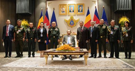 សម្តេចពិជ័យសេនា ទៀ បាញ់ អនុញ្ញាតជូនប្រធានឧត្តមមន្រ្តីការពារជាតិអាស៊ាន