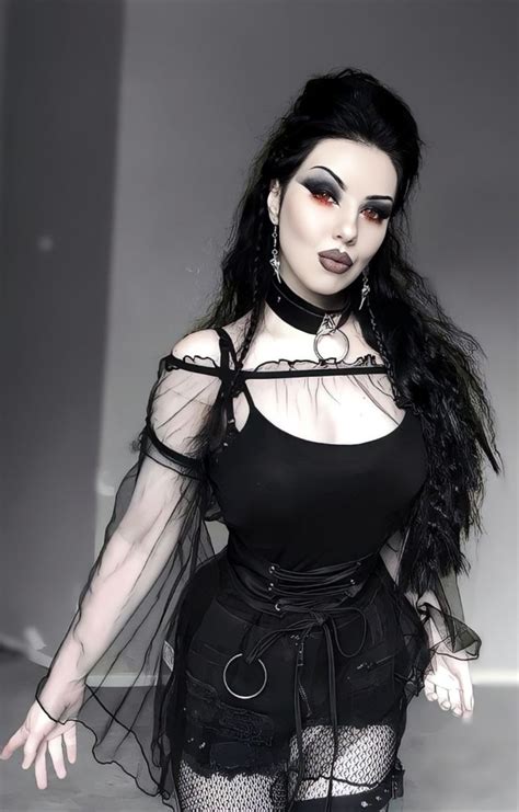 Pin By Ray On Vacant Gothic Outfits Gothic Metal Girl Goth Model