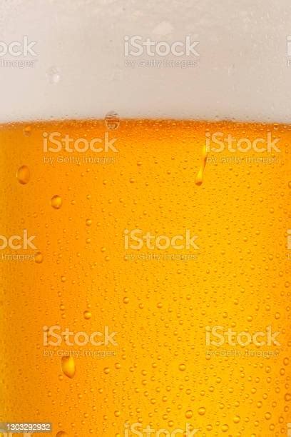 맥주 배경 물 방울 응축 얼음 차가운 맥주 유리 배경 주제에 대한 스톡 사진 및 기타 이미지 배경 주제 술 마실 것 0명