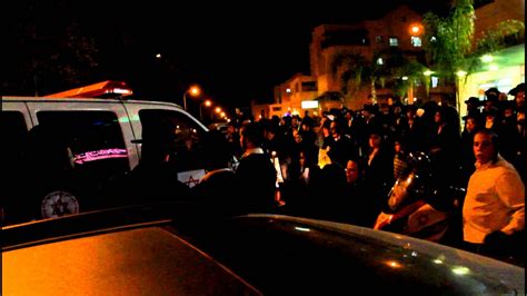 אמבולנס מדא מותקף Youtube